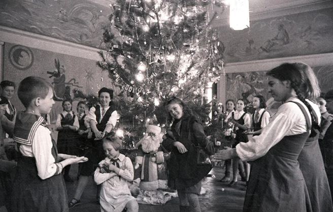 Как отмечали Новый год в советское время в Куйбышеве, в 40-е годы XX ...