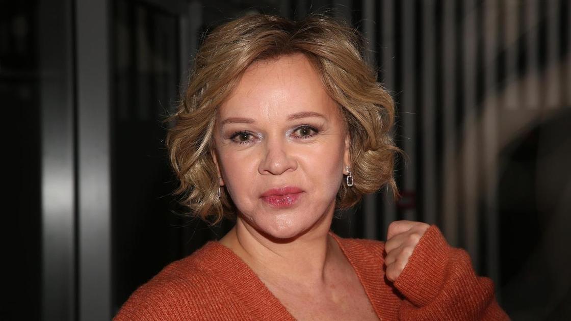 Елена Валюшкина вспомнила, как тяжело рожала дочку от Александра Яцко: «Мы обе умерли» | StarHit ...