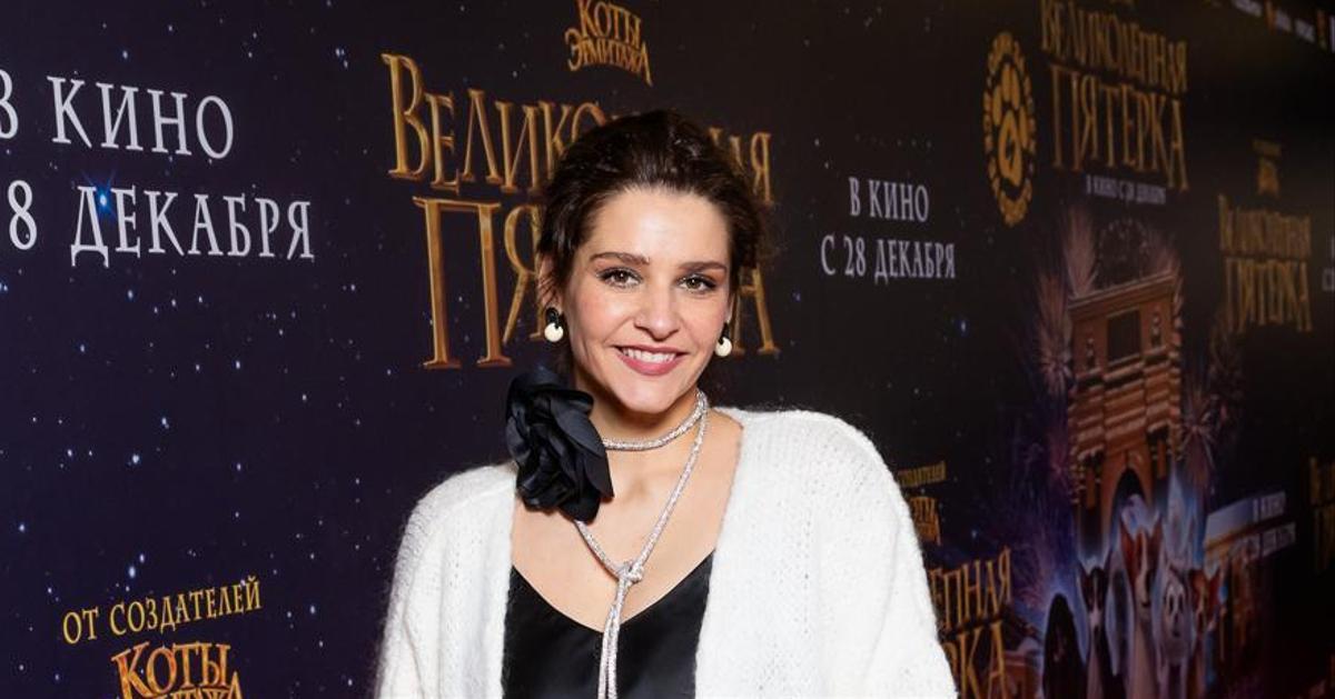 Глафира Тарханова, ждущая пятого ребенка: «Быть работающей многодетной мамой непросто» | StarHit ...