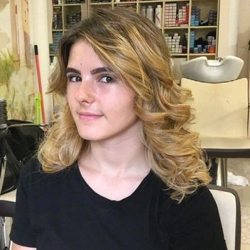 В Москве хоронят блогера Ирину Небогу, умершую от рака в 21 год: репортаж | StarHit (СтарХит)