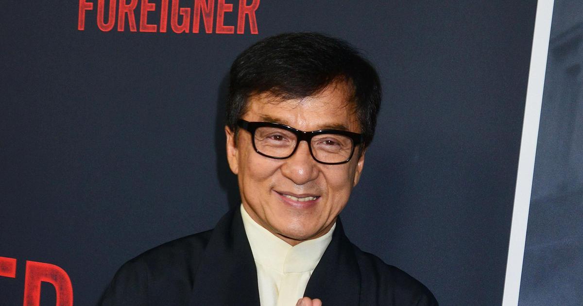 «Тяжело видеть, как герой детства стареет»: в Сети грустят из-за новых фото Джеки Чана, которому ...