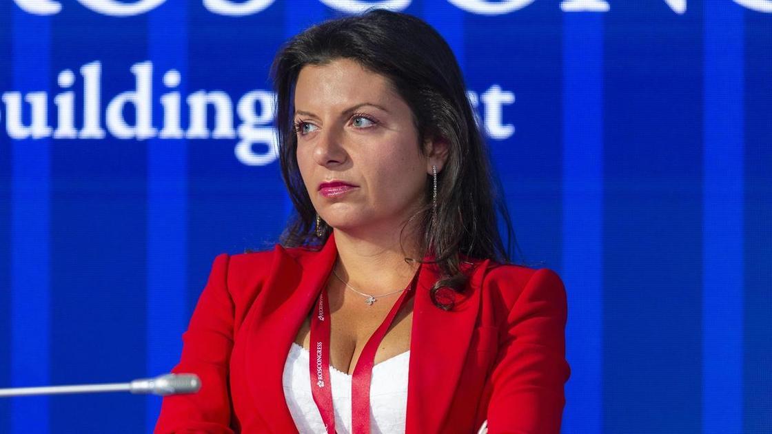 Симоньян: «Свекровь даже к завтраку выходит при макияже, а я колхозница. Тигран проснется и ...