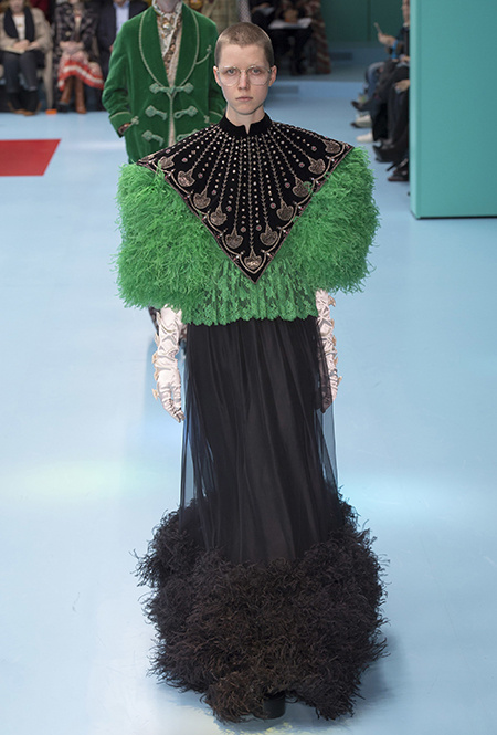 5 самых безумных идей Алессандро Микеле с показа Gucci FW18-19 | Marie ...
