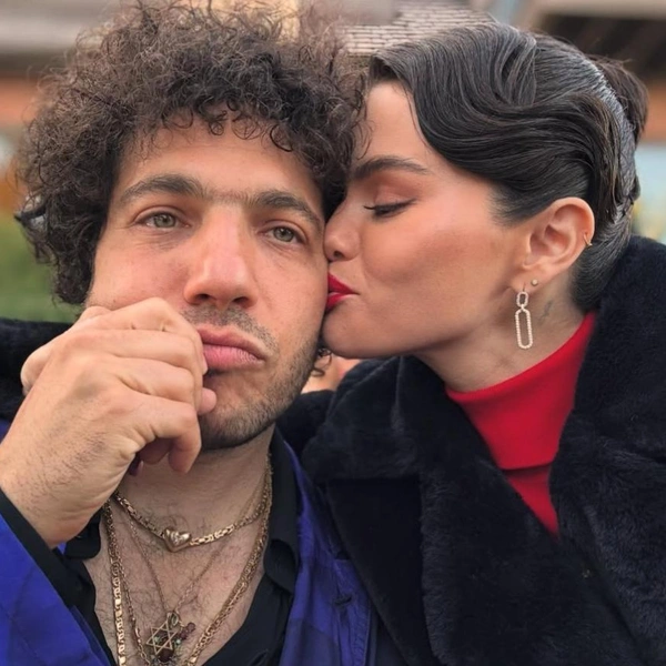 Берет пример с Бибера? В Сети возмущаются манерами Бенни Бланко, с которым Селена Гомес ...