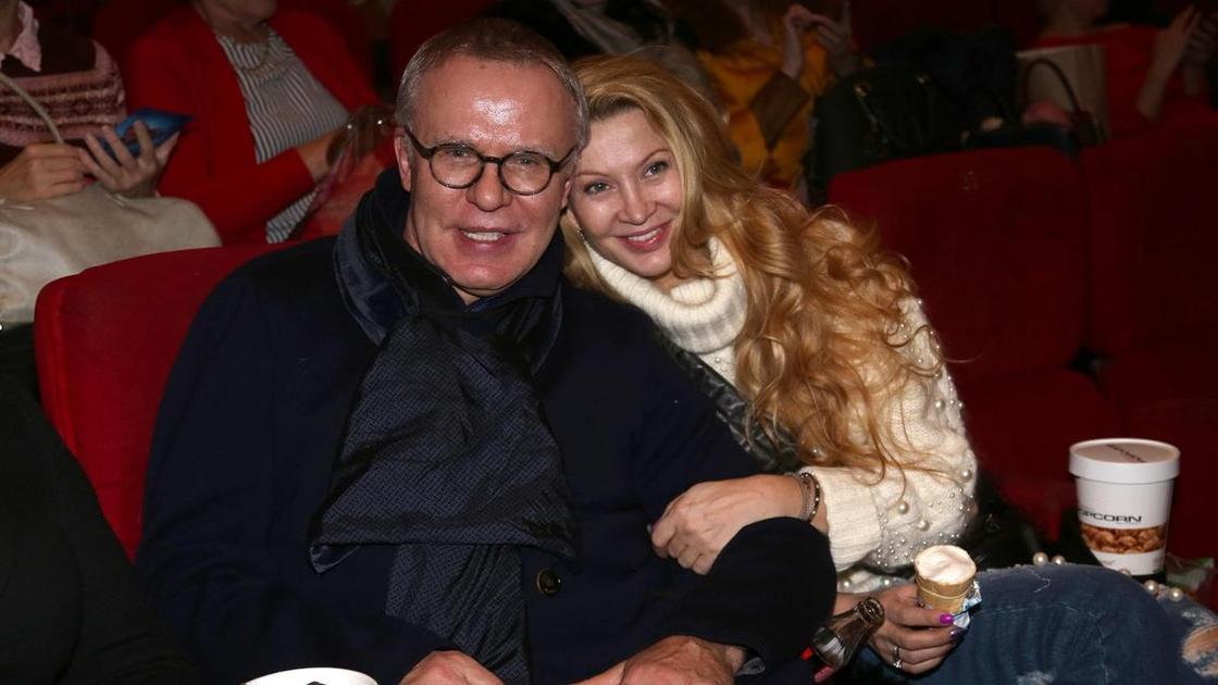 Вячеслав Фетисов восхищается стойкостью жены: «Ей звонили с прямыми угрозами» | StarHit (СтарХит)