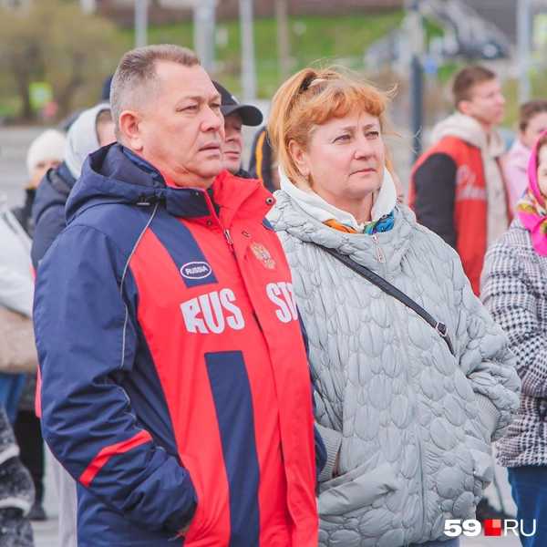 Фото с первомайского концерта на эспланаде в Перми: выступили Ба-ба-ту, Андрей Киряков ...
