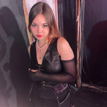 «Узнала про ВИЧ, когда лежала в больнице с ковидом»: 21-летняя певица Нексюша откровенно о ...