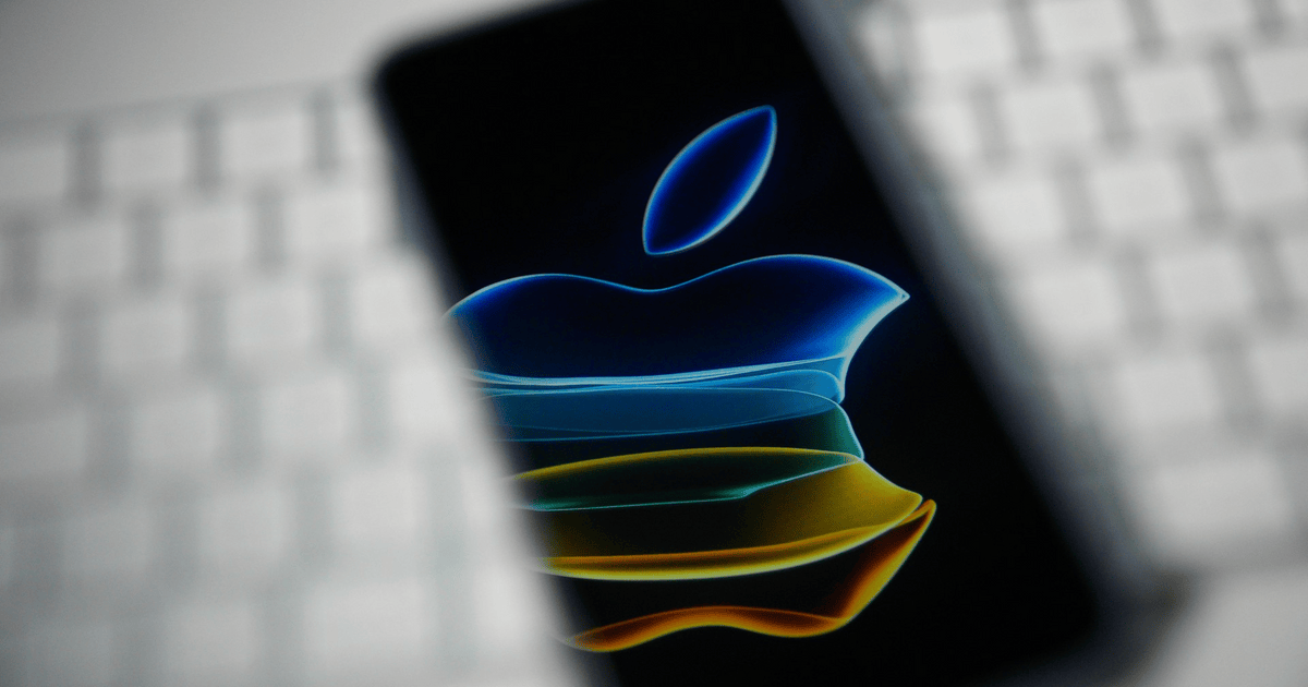Apple представила новый айфон, который будет стоить 135 тысяч рублей. А ...