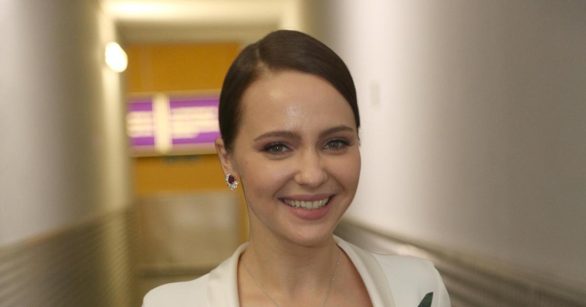 Юлия Хлынина развелась с миллионером и закрутила новый роман? Актриса утопает в объятиях коллеги ...