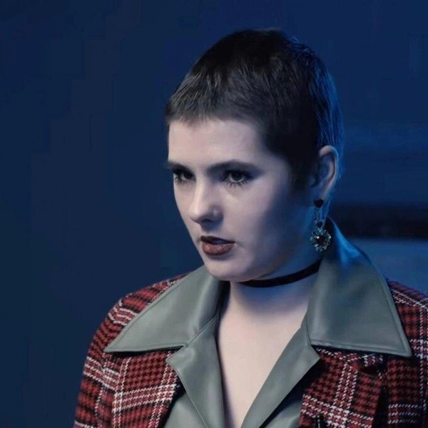 В Москве хоронят блогера Ирину Небогу, умершую от рака в 21 год: репортаж | StarHit (СтарХит)