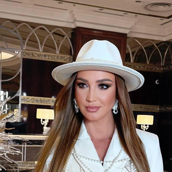 «Многие думают, что они самые умные»: стилист Ольги Бузовой о критике ее эпатажных образов ...