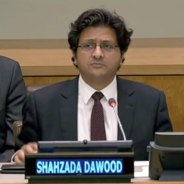 Богатые туристы стучат со дна, а весь мир считает минуты их жизни: страшное реалити батискафа ...