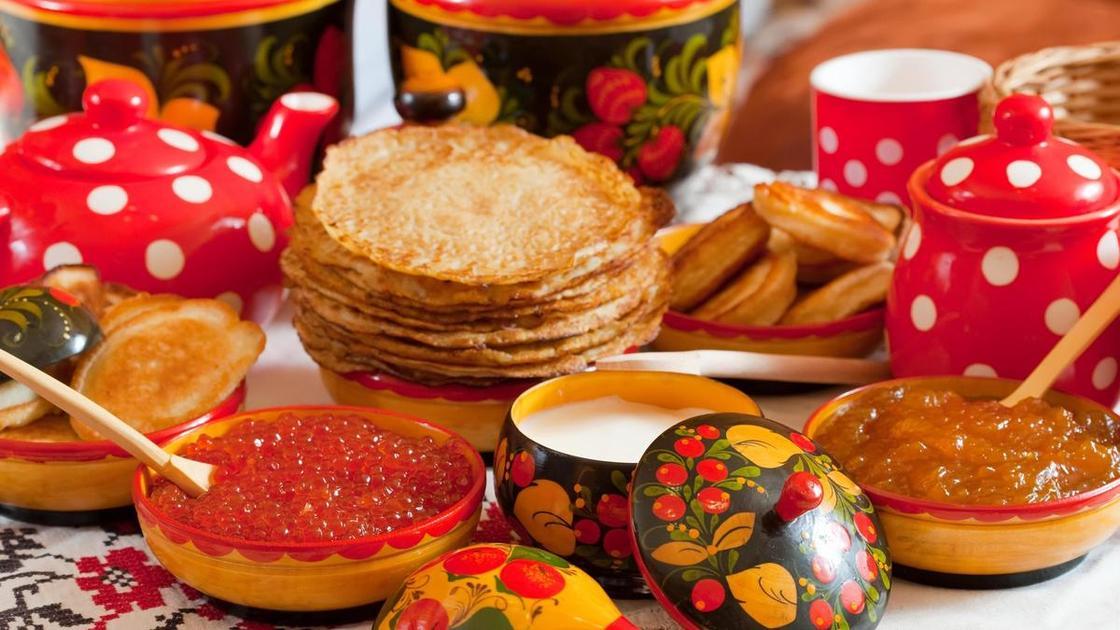 Масленица 2025 в России: какого числа, суть, что можно есть, помимо блинов | StarHit (СтарХит)