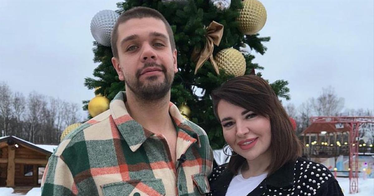 «Не хочется тебя терять»: неудавшийся жених Насти Ивлеевой страстно целуется со звездой «ДОМа-2 ...