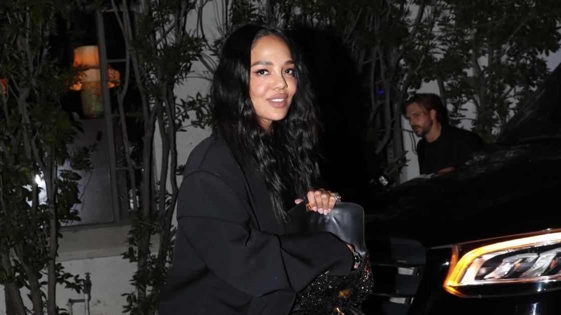 Тесса Томпсон доказывает, что total black — это не скучно | MARIECLAIRE