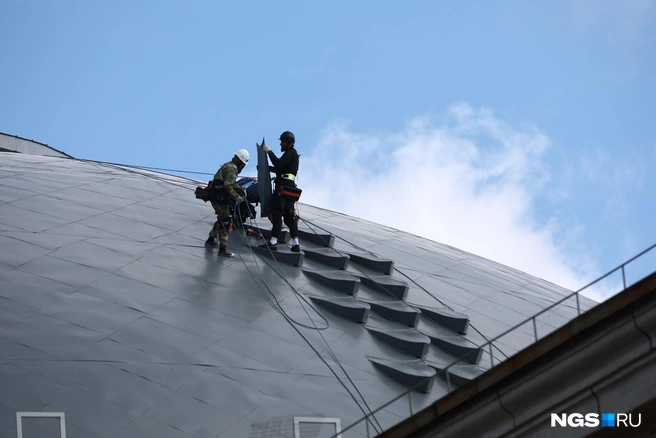 На купол НОВАТа возвращают «чешую» — фото - 13 сентября 2025 | НГС.ру