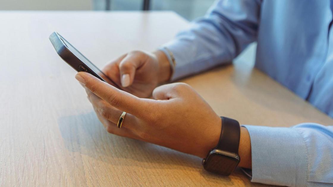 На iPhone в России вернулась бесконтактная оплата | MAXIM