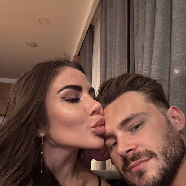 Костомаров повторил танец из сериала «Слово пацана», Боня хочет исправить пластику глаза ...