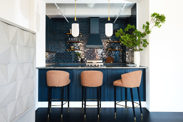 Синий фартук на кухне: 20 примеров | myDecor