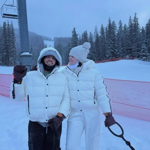 Берет пример с Бибера? В Сети возмущаются манерами Бенни Бланко, с которым Селена Гомес ...