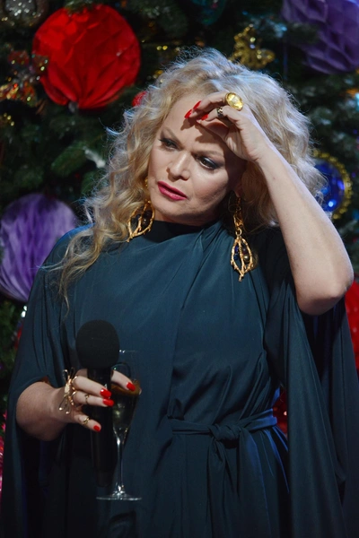 Лариса Долина взыщет с Полины Лурье миллион за услуги ЖКХ в квартире, где сама жила полтора года ...