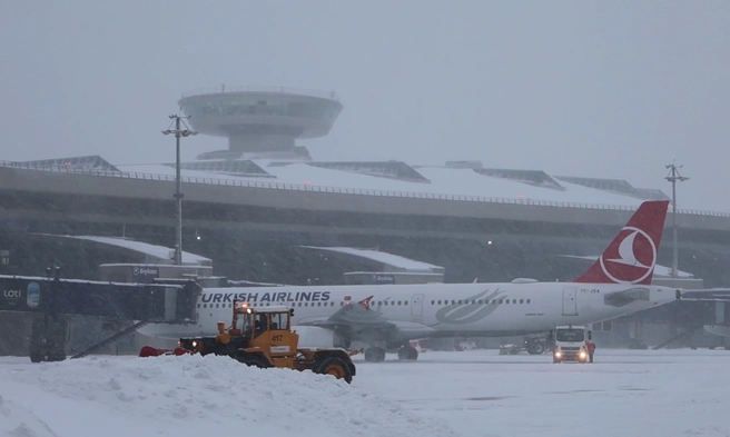 Более 300 рейсов задержали и отменили в аэропортах Москвы: что ...