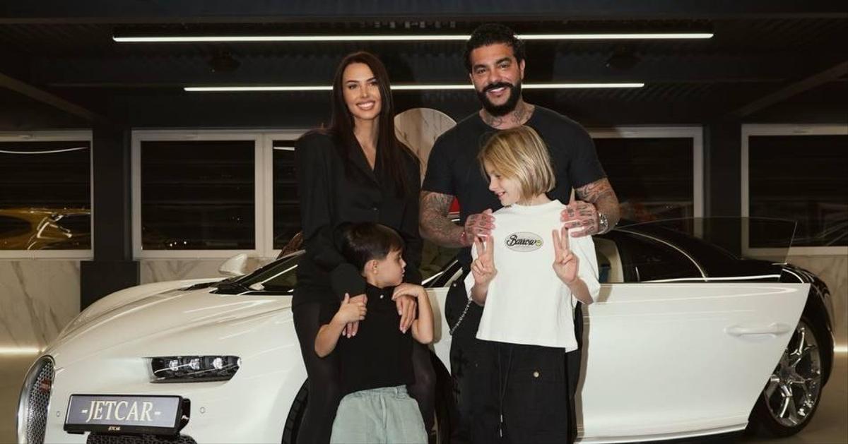 Решетова и Тимати пустили сына за руль Bugatti за 420 млн рублей в его день рождения | StarHit ...