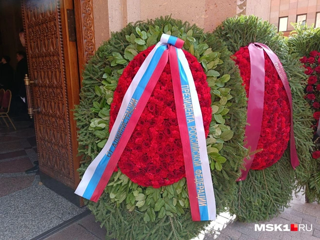 Как и где проходит прощание с Тиграном Кеосаяном: фото и видео онлайн - 28 сентября 2025 | НГС.ру