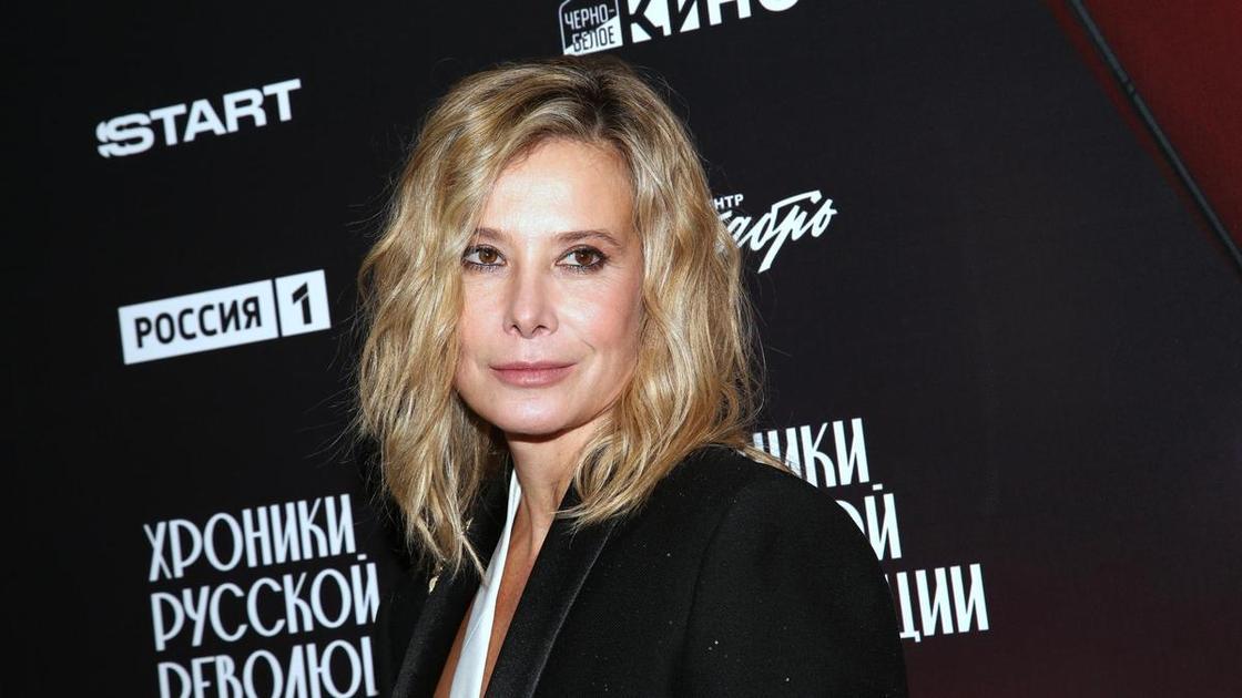 Юлия Высоцкая отрицает провалы на кухне: «Вообще-то, сырники действительно отличные!» | StarHit ...