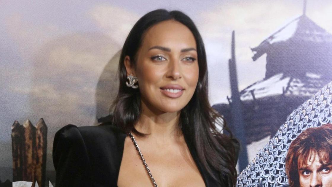 «В последний раз выстрелила в 2000-х»: Илья Соболев возмутил Алсу обидной шуткой и получил по ...