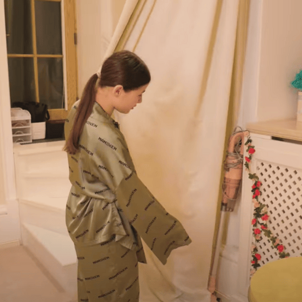 Сумки Louis Vuitton и Diesel, каблуки и картонный Егор Крид: старшая дочь Джигана провела румтур ...