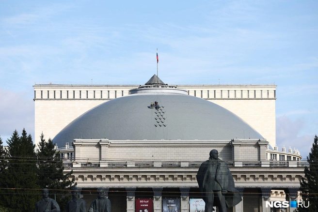 На купол НОВАТа возвращают «чешую» — фото - 13 сентября 2025 | НГС.ру