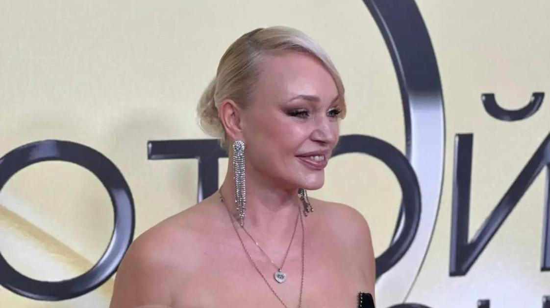 Лепс защищает Кибу от Бони, Asti позирует в мужском костюме, Довлатова едва дышит в корсете: 2 ...