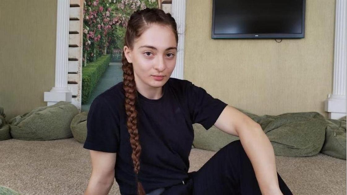 Живет в Дубае и скрывается от всех: благодаря Малахову мать пропавшей Анны Цомартовой вышла на ...