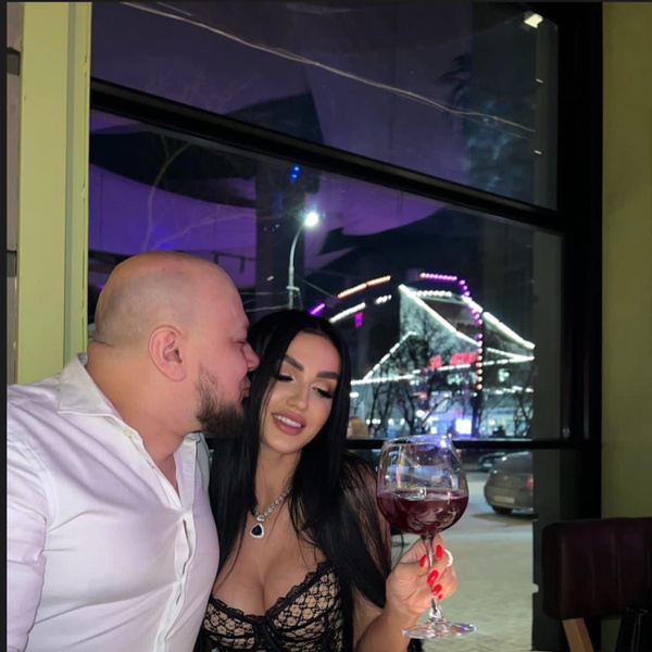 Бабушка Стифлера с аппетитными формами: 33-летняя Ирина Костенко присматривает за внучкой | STARHIT