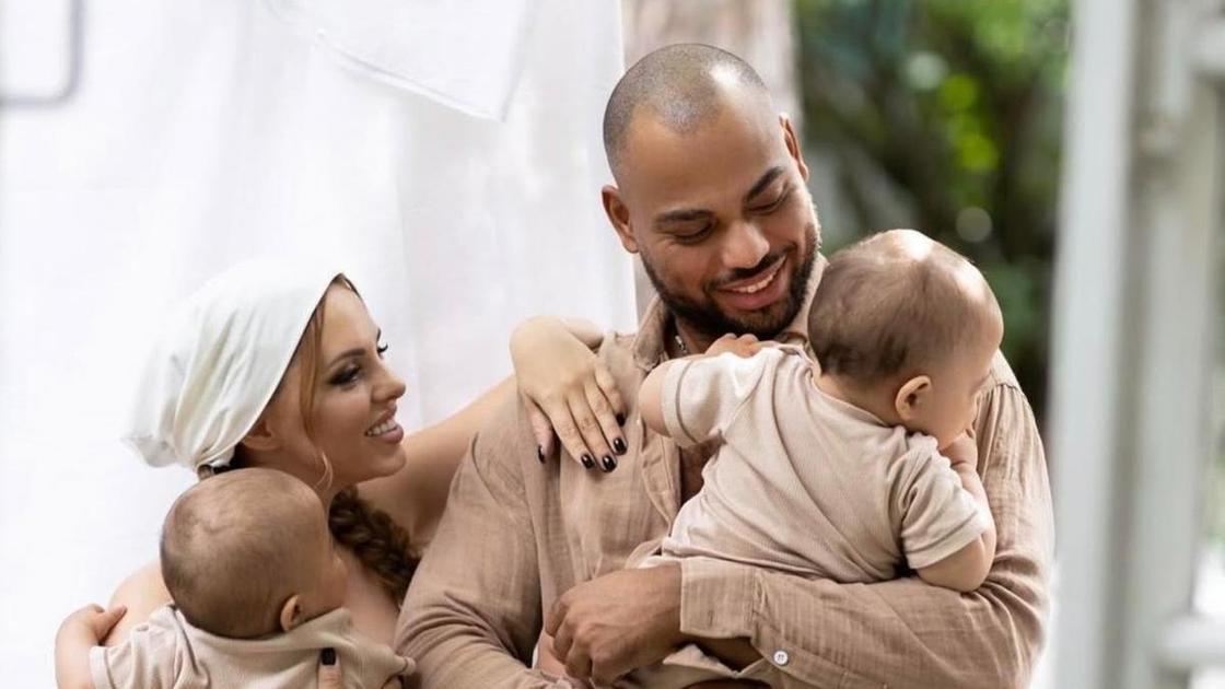 Мондезир обматерил Ефременкову в день рождения близнецов: «Никакие связи с этим существом иметь ...