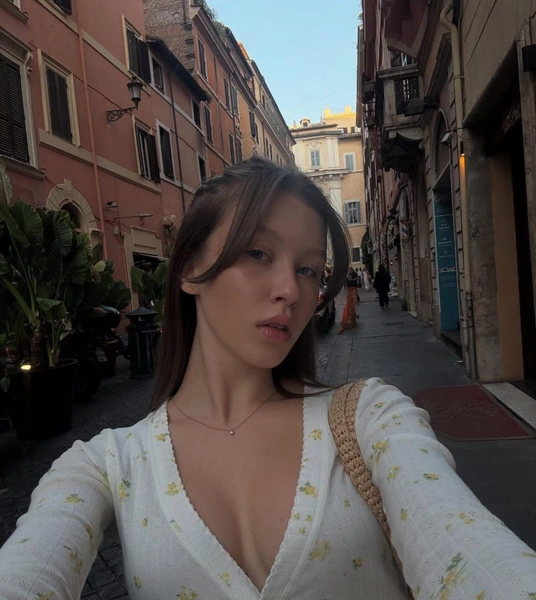 Дмитриенко о навязчивых поклонницах: «Происходит разное в сексуализированном ключе» | StarHit ...