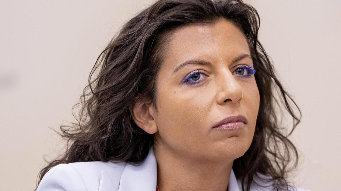 «Мне еще больно»: Маргарита Симоньян вернулась домой после удаления груди | StarHit (СтарХит)