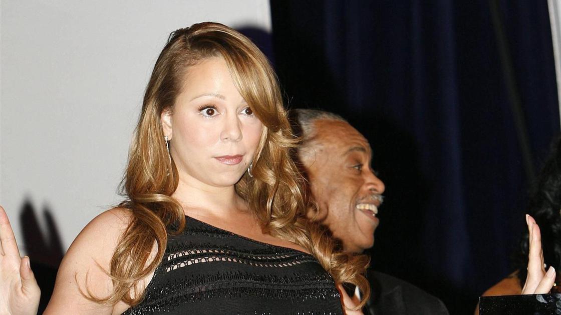 Взяла номер чудо-хирурга у Линдси Лохан? 56-летняя Мэрайя Кэри резко преобразилась — ее с трудом ...