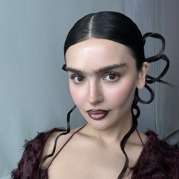 Звезда «ДОМа-2» Блюменкранц вернулся к блондинке из Дубая, Дина Саева отрастила монобровь ...