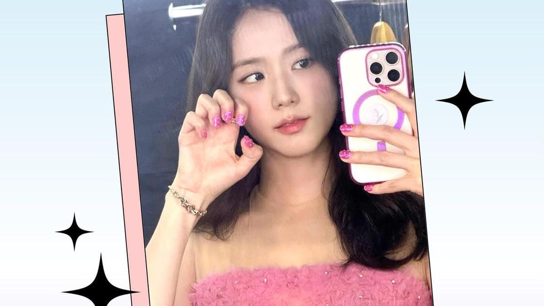 Джису из BLACKPINK показала розовый переливающийся маникюр на лето 2025 | theGirl