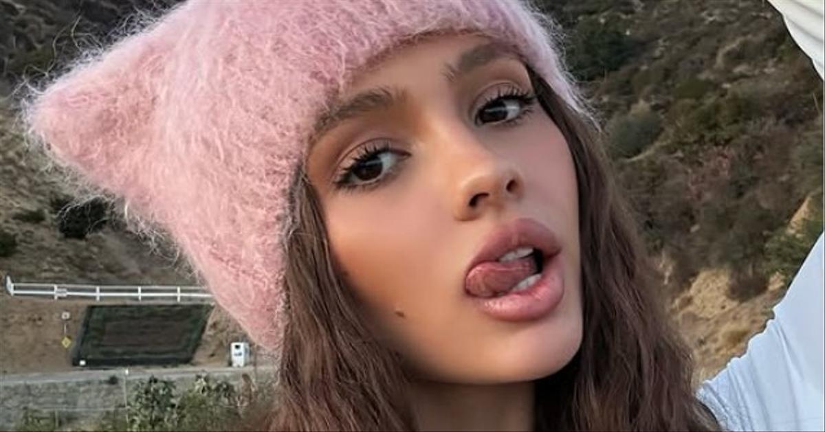 «Хотела виниры, ее не устраивало, как она выглядит»: подруга раскрыла тайны Вали Карнавал ...