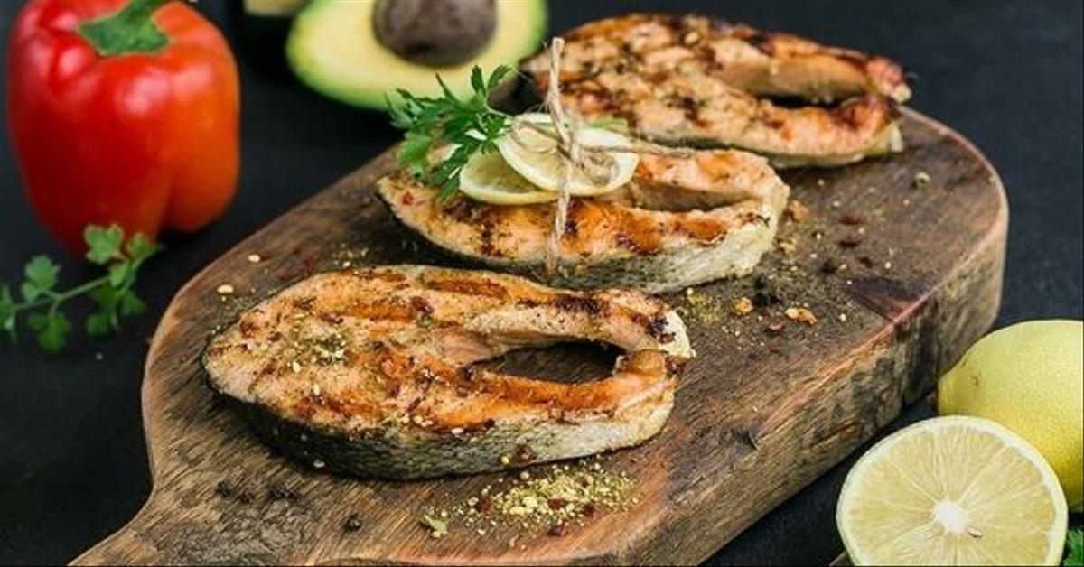 10 продуктов, в которых больше белка, чем в яйцах | PARENTS