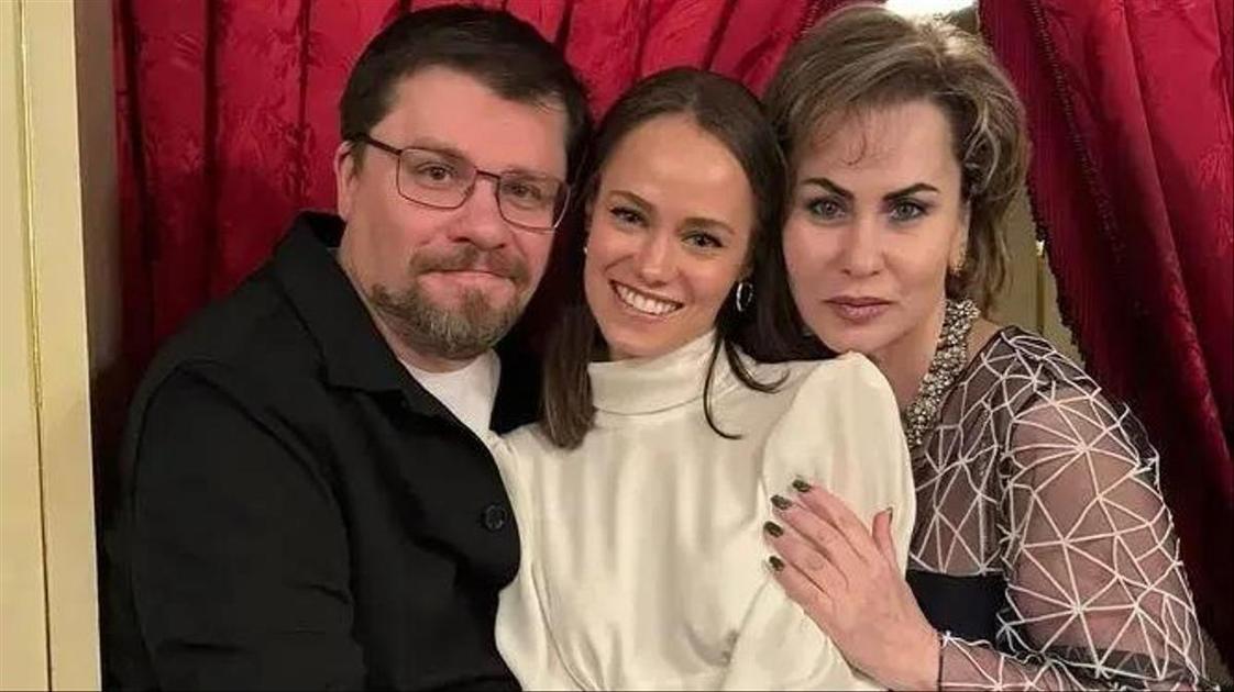 Мама Гарика Харламова о первой встрече с Ковальчук: «Катя пришла в гости не только с подарками ...