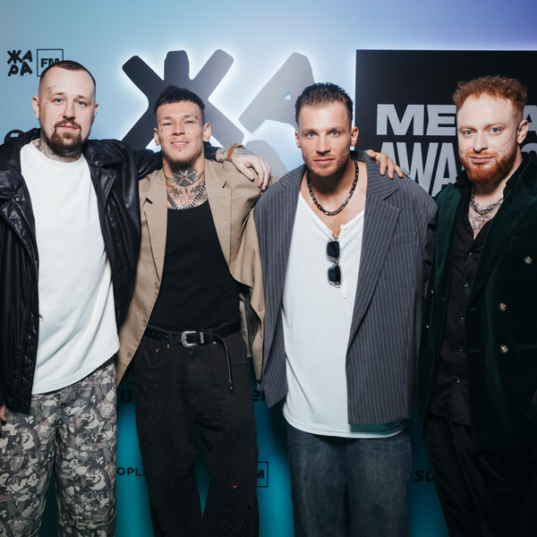 Бузова валялась на полу, Самойлова ревела из-за укладки, Седокова оголила бюст: премия «Жара ...