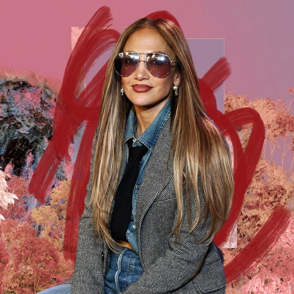 Маникюр цвета вишневой колы: Дженнифер Лопес показала самый модный оттенок ногтей на зиму 2025 ...