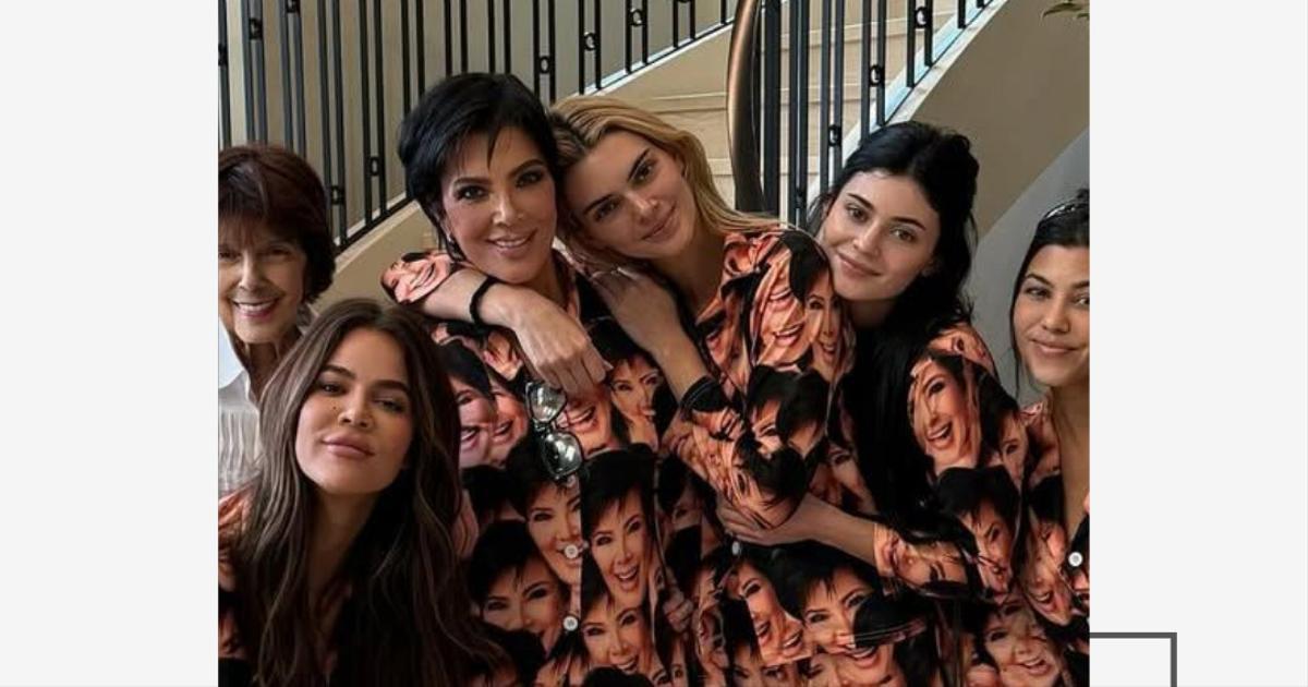 6 бьюти-подарков маме на Новый год 2025 | theGirl