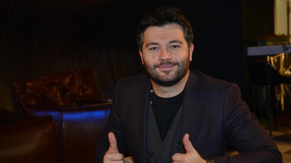 «Больно поворачиваться, не могу наклоняться»: Алексей Чумаков после операции на позвоночнике ...