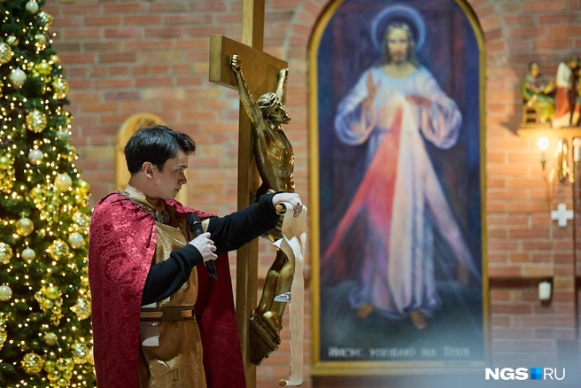 Новосибирские католики отметили Рождество — 20 кадров с торжественной ...