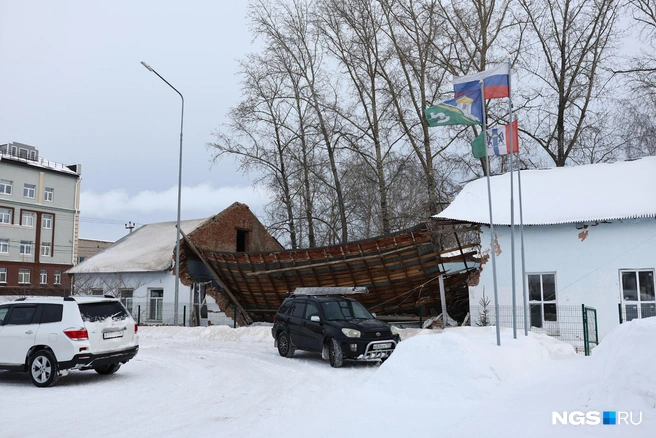 В Новосибирской области обрушилось здание спортшколы - 24 декабря 2025 ...